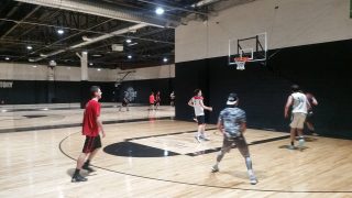 Hoops Factory - Le plus grand complexe indoor de basket en France