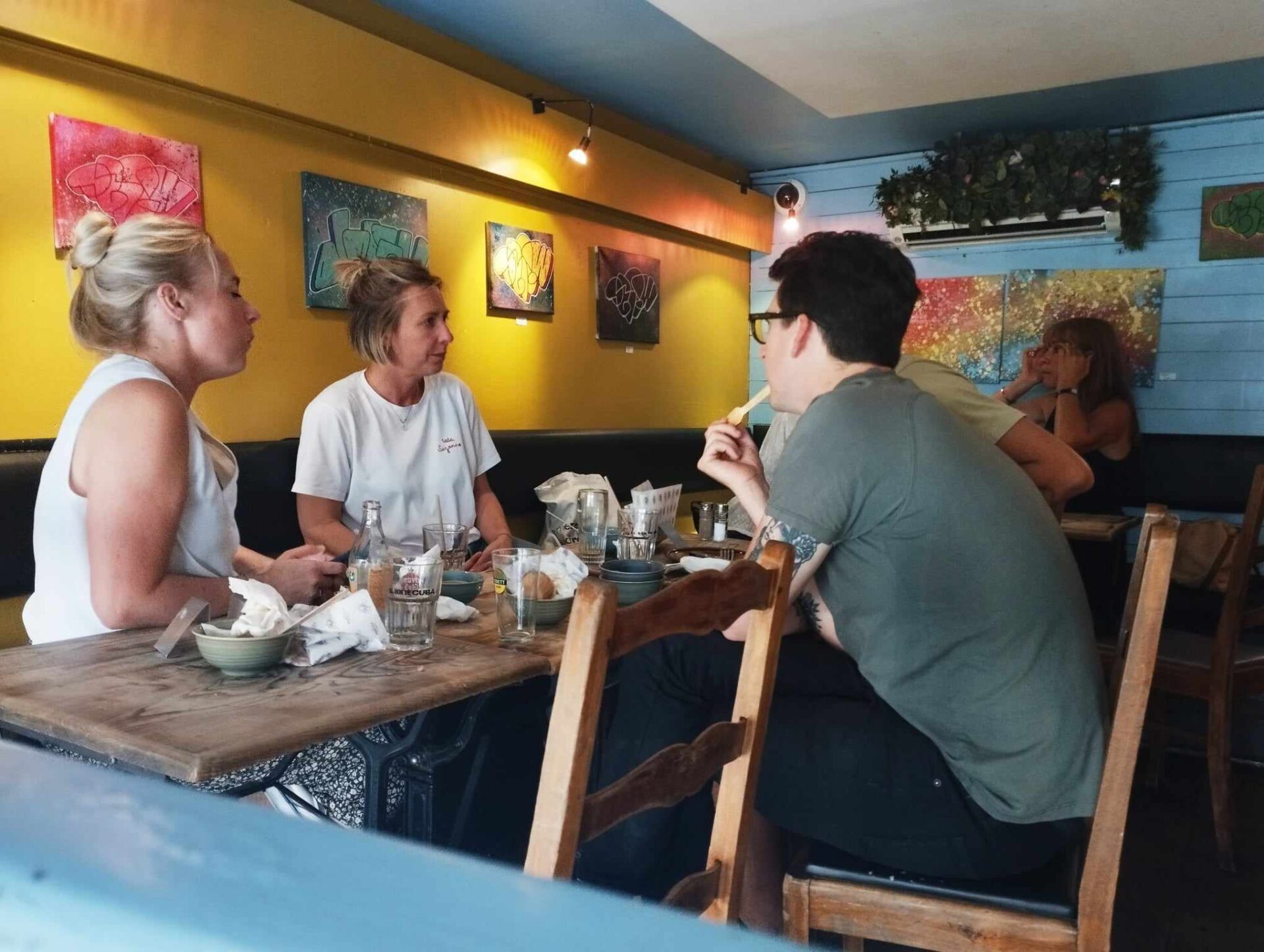 On a testé les falafels gourmandes du Bar Parallèle dans le Vieux-Lille