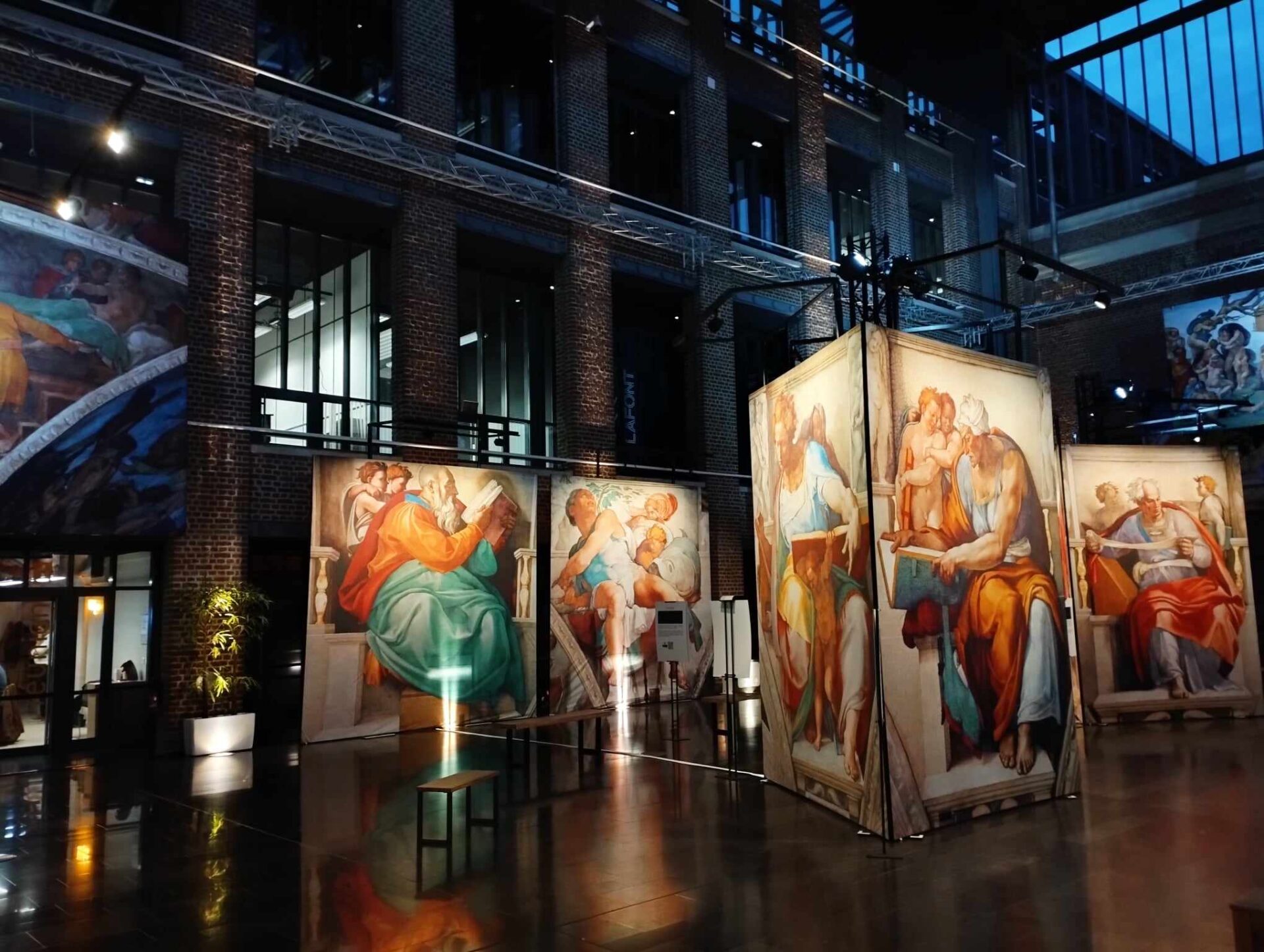 On a testé La Chapelle Sixtine - L'expo de Michel-Ange à Euratechnologies